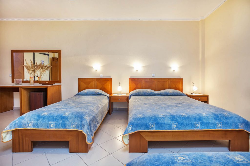 Rooms & Suites – Atrium Hotel